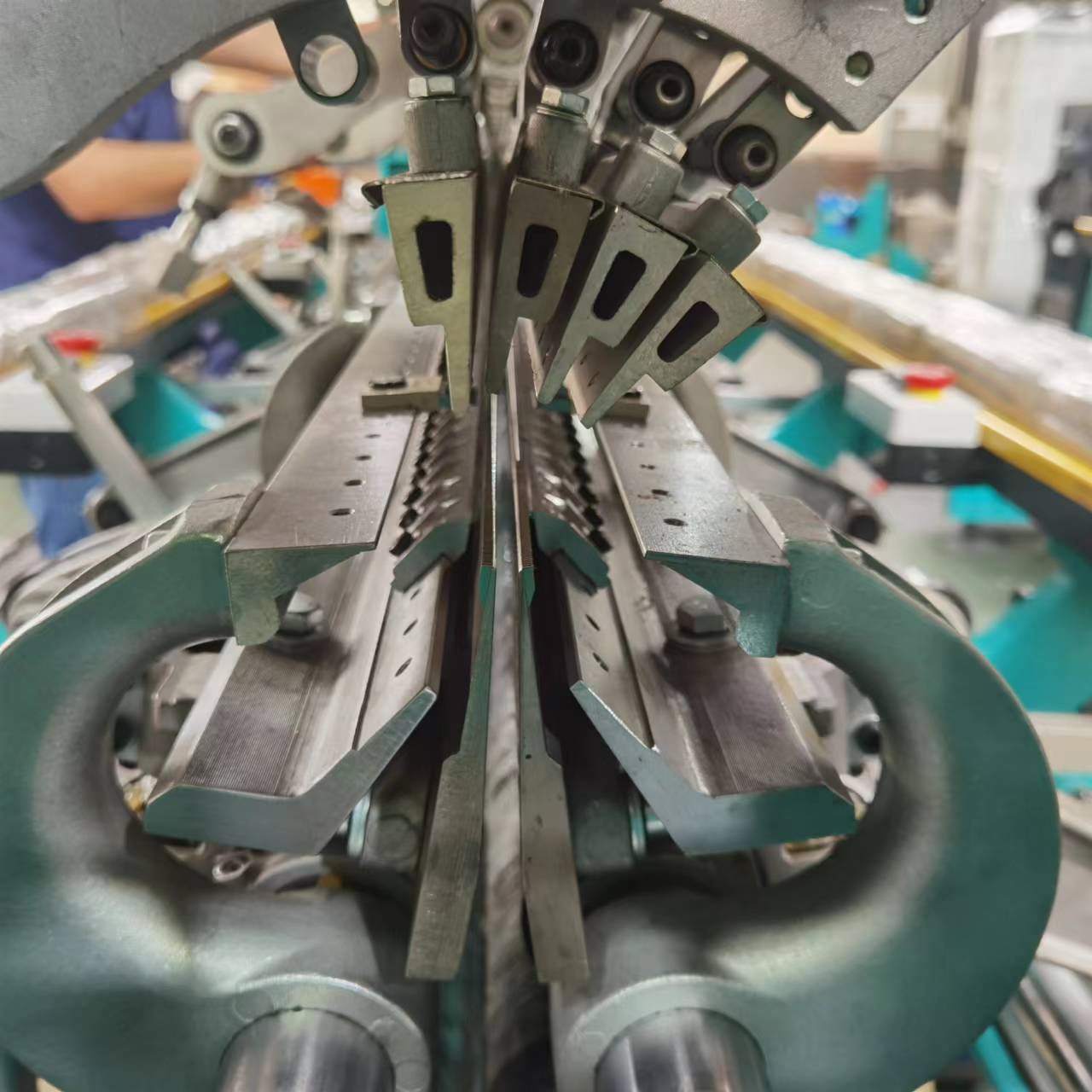 Double Needle Bar Raschel Machine RD5 - Buy Double Needle Bar Raschel ...